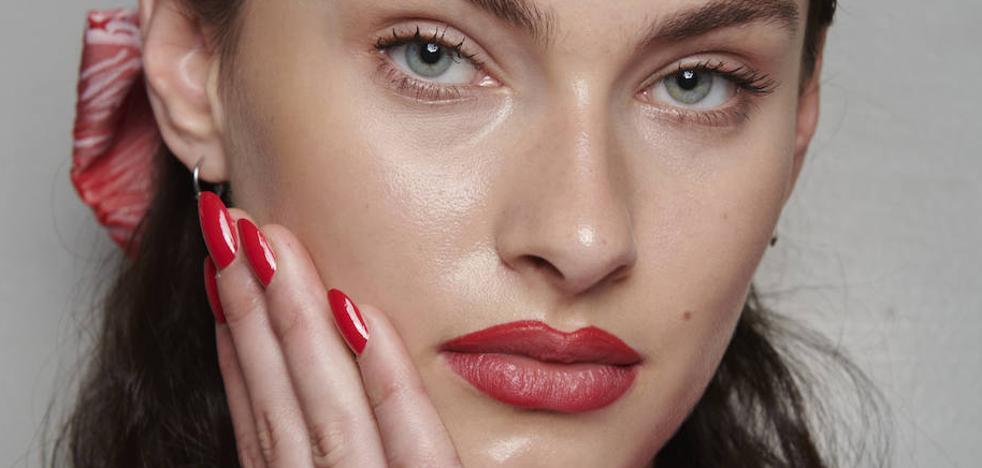 Esmaltes color rojo de larga duración para una manicura profesional ...