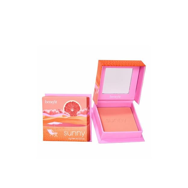 Cinco coloretes en color coral que resaltan el bronceado | Mujerhoy