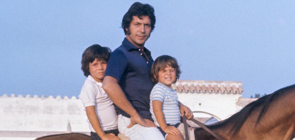 La infancia de Rodolfo Sancho y sus hermanos: felices y millonarios ...