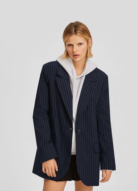 Blazers de raya diplomática para llevar en tus looks de oficina | Mujerhoy
