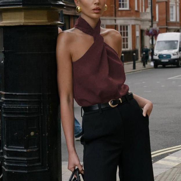 Tops halter muy elegantes para elevar tus looks de Navidad | Mujerhoy